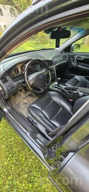Grey Volvo V70 2005 in Riga, with an engine capacity of 2.50 L and mileage of 397 thousand km for 3500 €, photo 8 on AUTOMOTO.COM.LV