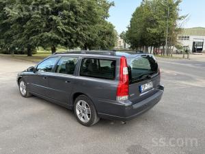 Pelēks Volvo V70 2005 Ogre, ar dzinēja tilpumu 2.40 L un nobraukumu 300 tūkst. km par 3250 €, foto 4 vietnē AUTOMOTO.COM.LV