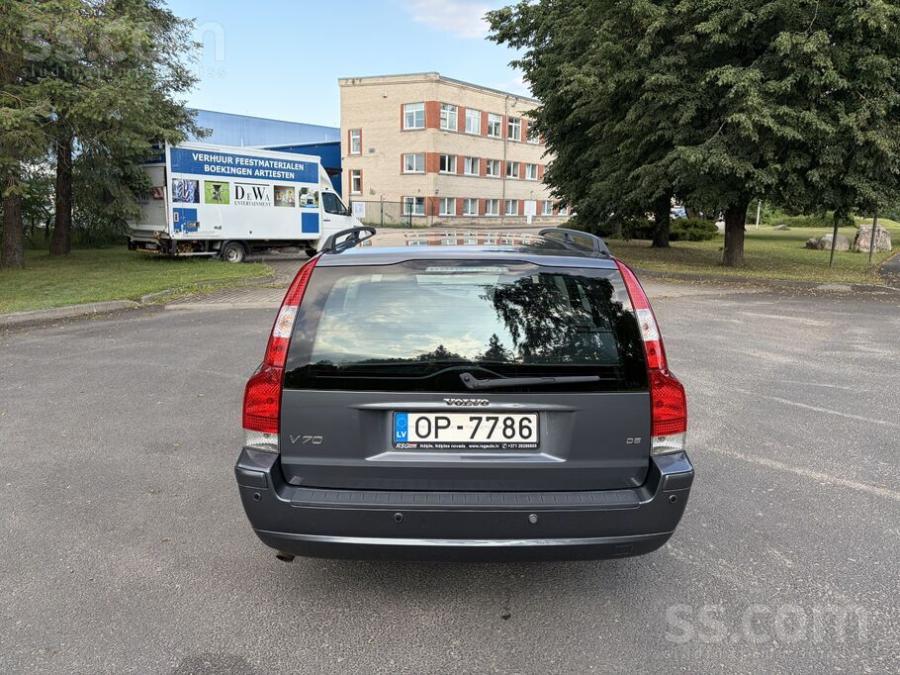 Pelēks Volvo V70 2005 Ogre, ar dzinēja tilpumu 2.40 L un nobraukumu 300 tūkst. km par 3250 €, foto 5 vietnē AUTOMOTO.COM.LV