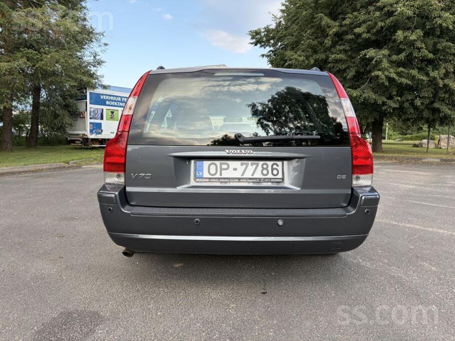 Pelēks Volvo V70 2005 Ogre, ar dzinēja tilpumu 2.40 L un nobraukumu 300 tūkst. km par 3250 €, foto 6 vietnē AUTOMOTO.COM.LV