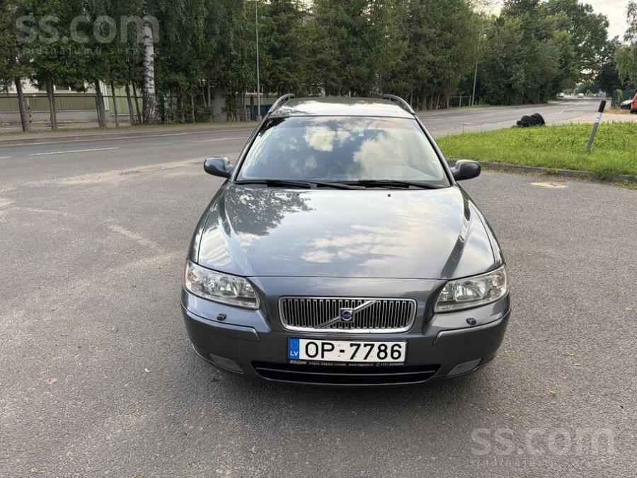 Pelēks Volvo V70 2005 Ogre, ar dzinēja tilpumu 2.40 L un nobraukumu 300 tūkst. km par 3250 €, foto 10 vietnē AUTOMOTO.COM.LV