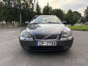 Pelēks Volvo V70 2005 Ogre, ar dzinēja tilpumu 2.40 L un nobraukumu 300 tūkst. km par 3250 €, foto 11 vietnē AUTOMOTO.COM.LV