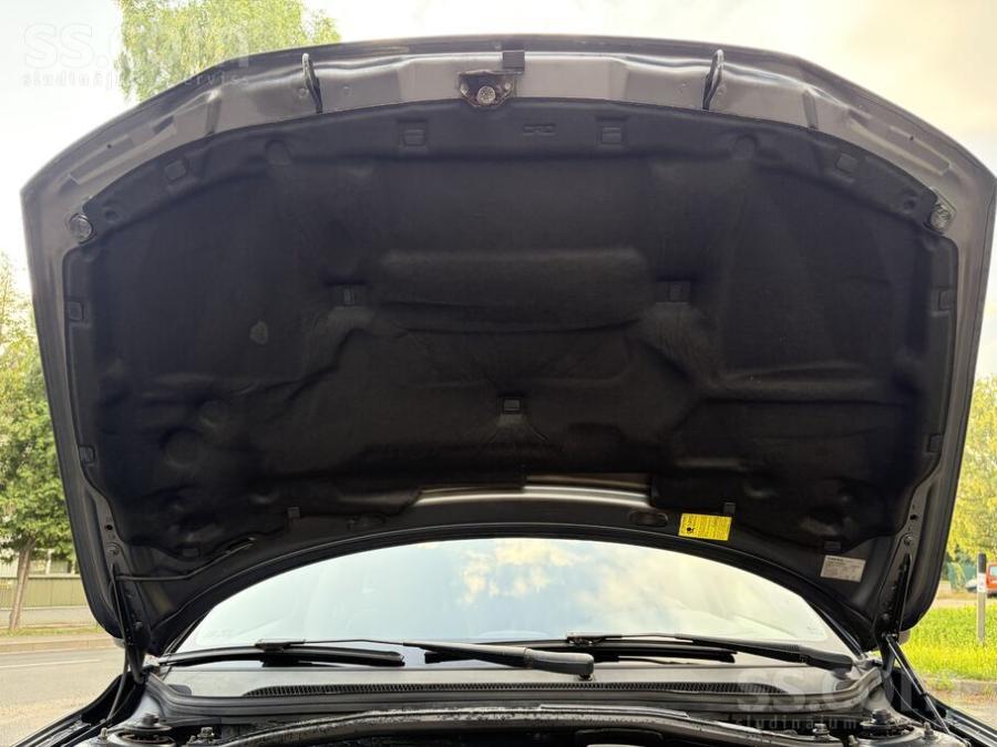 Pelēks Volvo V70 2005 Ogre, ar dzinēja tilpumu 2.40 L un nobraukumu 300 tūkst. km par 3250 €, foto 31 vietnē AUTOMOTO.COM.LV