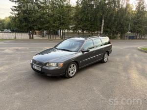 Pelēks Volvo V70 2005 Ogre, ar dzinēja tilpumu 2.40 L un nobraukumu 300 tūkst. km par 3250 €, foto 33 vietnē AUTOMOTO.COM.LV