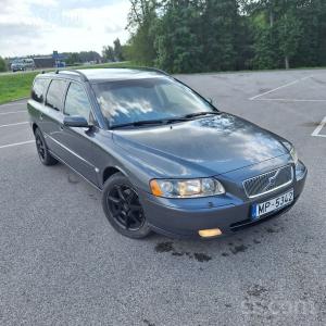 Pelēks Volvo V70 2005 Rīga, ar dzinēja tilpumu 2.40 L un nobraukumu 356 tūkst. km par 2700 €, foto  vietnē AUTOMOTO.COM.LV
