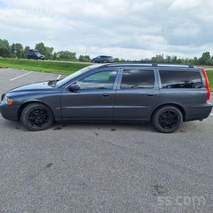 Pelēks Volvo V70 2005 Rīga, ar dzinēja tilpumu 2.40 L un nobraukumu 356 tūkst. km par 2700 €, foto 4 vietnē AUTOMOTO.COM.LV