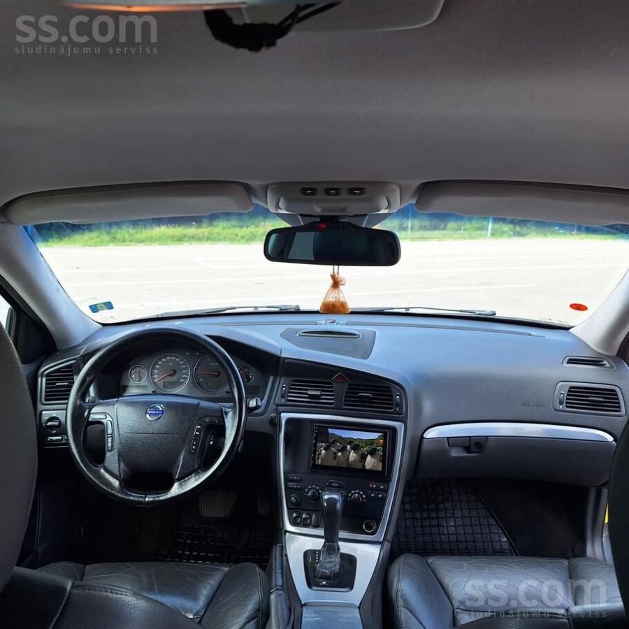 Pelēks Volvo V70 2005 Rīga, ar dzinēja tilpumu 2.40 L un nobraukumu 356 tūkst. km par 2700 €, foto 6 vietnē AUTOMOTO.COM.LV