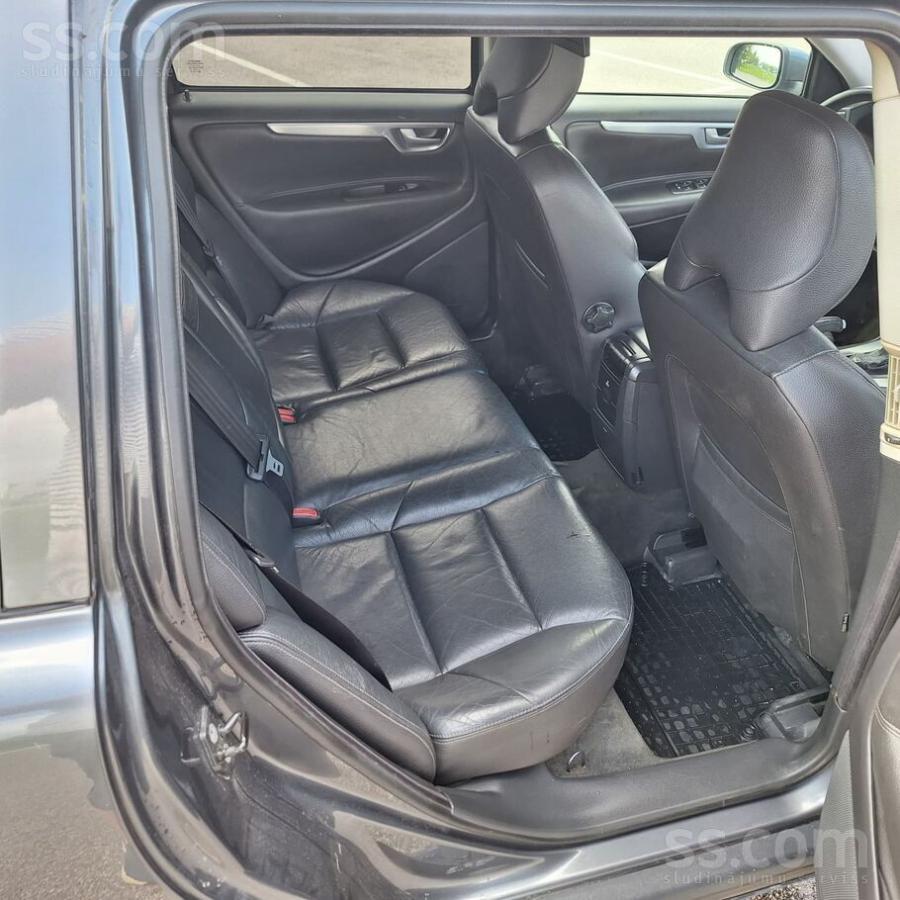 Pelēks Volvo V70 2005 Rīga, ar dzinēja tilpumu 2.40 L un nobraukumu 356 tūkst. km par 2700 €, foto 8 vietnē AUTOMOTO.COM.LV