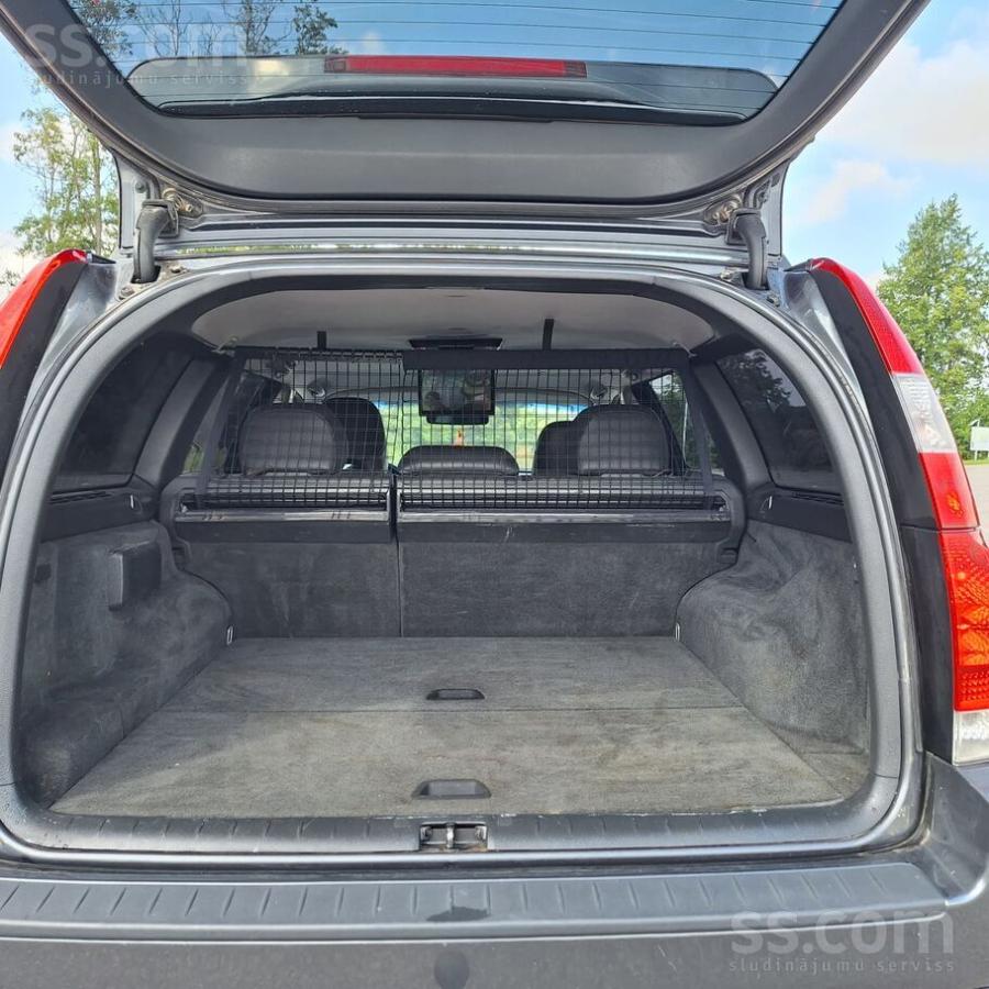 Pelēks Volvo V70 2005 Rīga, ar dzinēja tilpumu 2.40 L un nobraukumu 356 tūkst. km par 2700 €, foto 11 vietnē AUTOMOTO.COM.LV