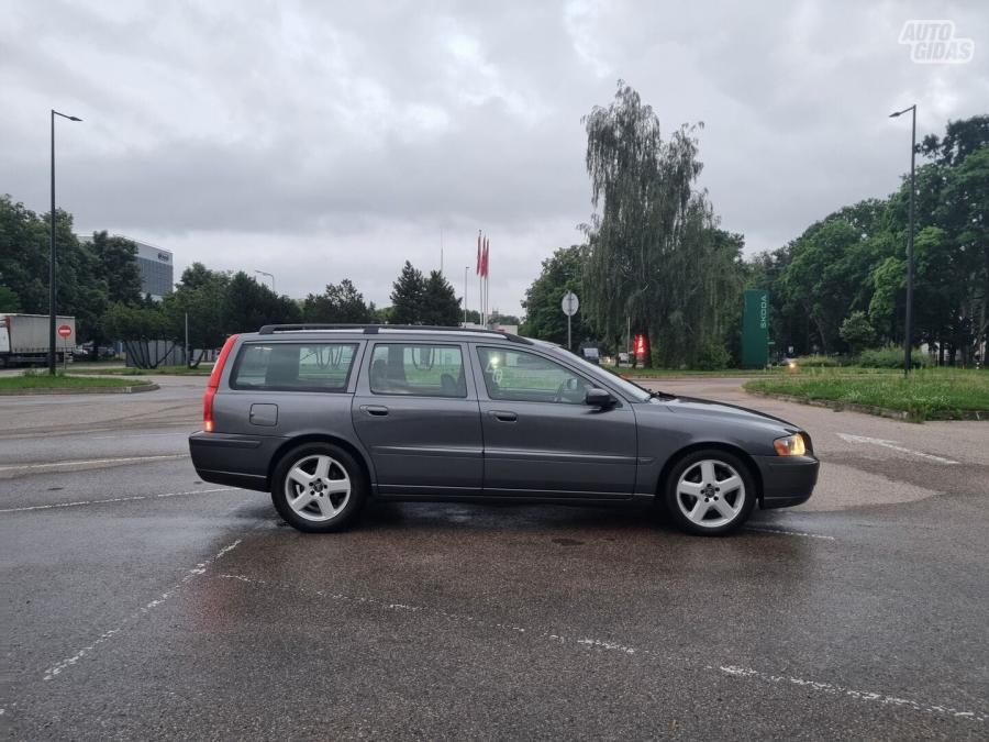 Серый Вольво В70 2005 в Алитус, объемом двигателя 2.40 л и пробегом 409 тыс. км за 1650 €, фото 3 на AUTOMOTO.COM.LV