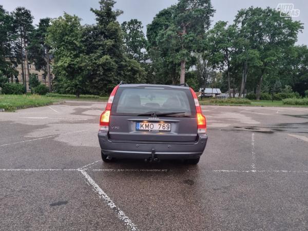 Серый Вольво В70 2005 в Алитус, объемом двигателя 2.40 л и пробегом 409 тыс. км за 1650 €, фото 5 на AUTOMOTO.COM.LV