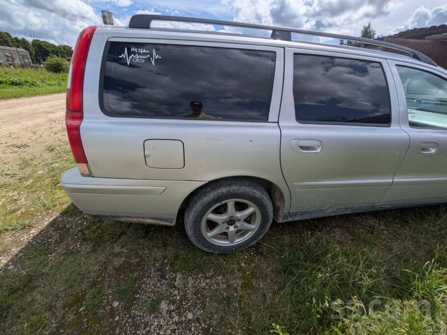 Pelēks Volvo V70 2005 Jēkabpils, ar dzinēja tilpumu 2.40 L un nobraukumu 341 tūkst. km par 1670 €, foto 6 vietnē AUTOMOTO.COM.LV