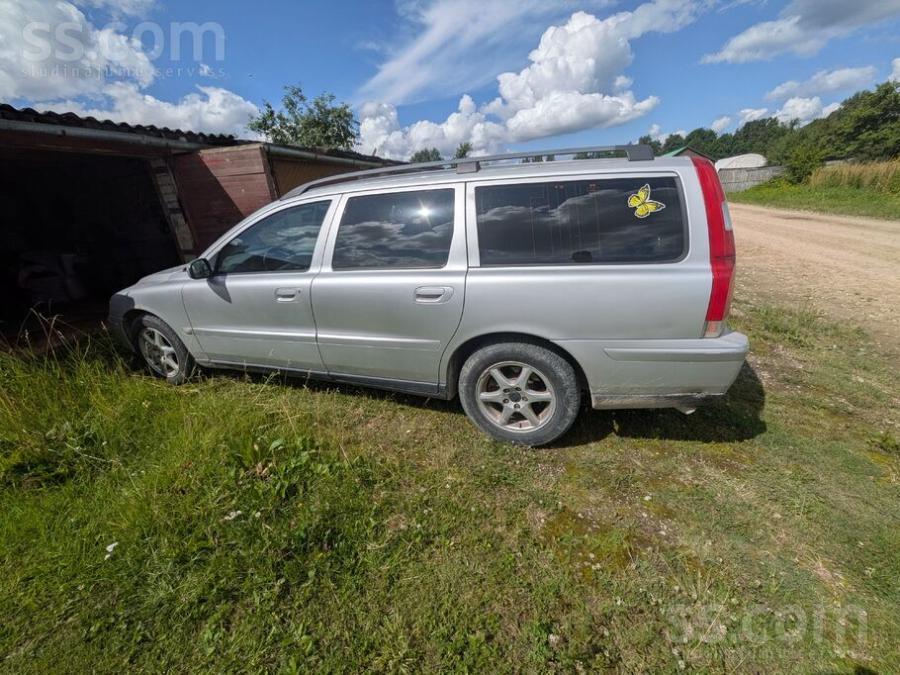 Pelēks Volvo V70 2005 Jēkabpils, ar dzinēja tilpumu 2.40 L un nobraukumu 341 tūkst. km par 1670 €, foto 8 vietnē AUTOMOTO.COM.LV