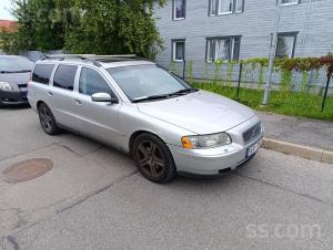 Pelēks Volvo V70 2005 Rīga, ar dzinēja tilpumu 2.50 L un nobraukumu 331 tūkst. km par 1100 €, foto 5 vietnē AUTOMOTO.COM.LV