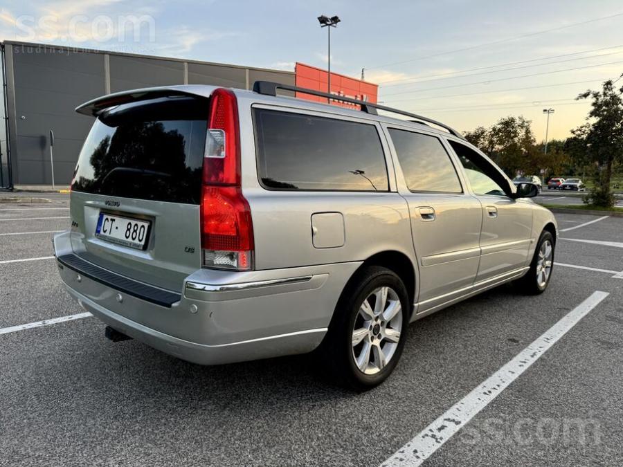 Pelēks Volvo V70 2005 Rīga, ar dzinēja tilpumu 2.40 L un nobraukumu 0 tūkst. km par 2570 €, foto 3 vietnē AUTOMOTO.COM.LV