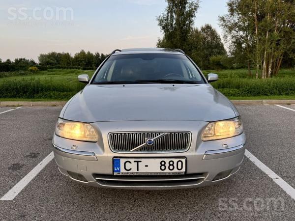 Серый Вольво В70 2005 в Рига, объемом двигателя 2.40 л и пробегом 0 тыс. км за 2570 €, фото 8 на AUTOMOTO.COM.LV
