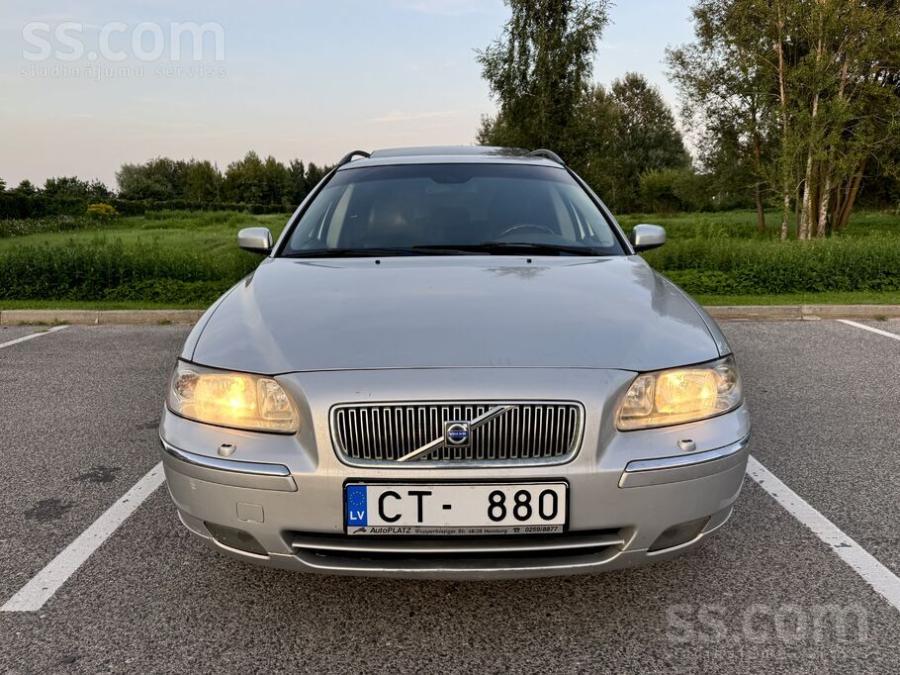 Pelēks Volvo V70 2005 Rīga, ar dzinēja tilpumu 2.40 L un nobraukumu 0 tūkst. km par 2570 €, foto 9 vietnē AUTOMOTO.COM.LV