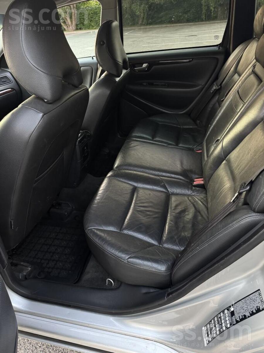 Pelēks Volvo V70 2005 Rīga, ar dzinēja tilpumu 2.40 L un nobraukumu 0 tūkst. km par 2570 €, foto 15 vietnē AUTOMOTO.COM.LV