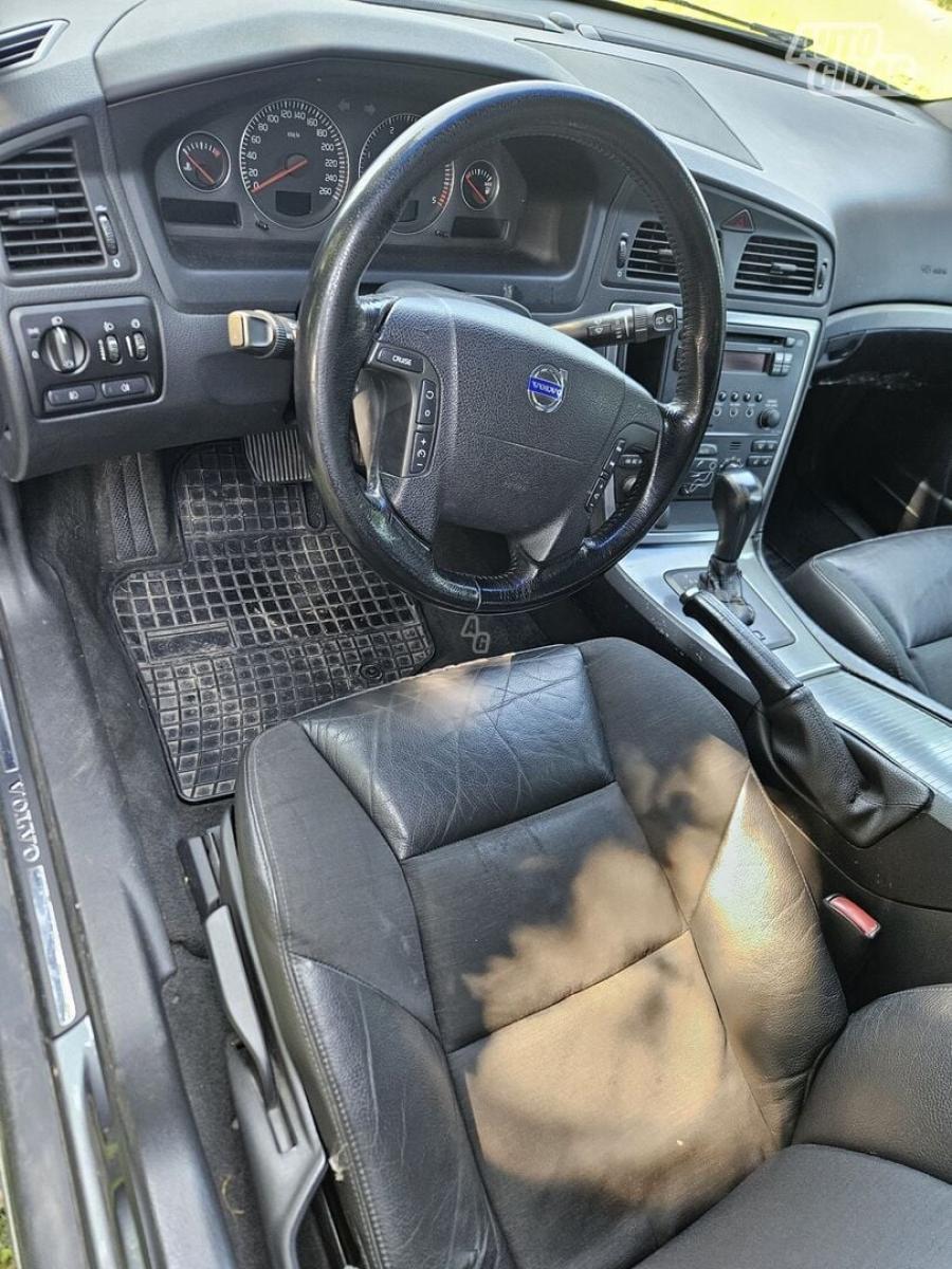 Pelēks Volvo V70 2005 Viļņa, ar dzinēja tilpumu 2.40 L un nobraukumu 460 tūkst. km par 1950 €, foto 8 vietnē AUTOMOTO.COM.LV