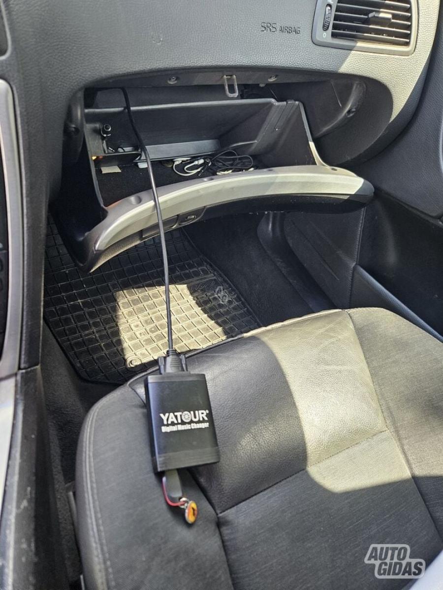 Pelēks Volvo V70 2005 Viļņa, ar dzinēja tilpumu 2.40 L un nobraukumu 460 tūkst. km par 1950 €, foto 13 vietnē AUTOMOTO.COM.LV