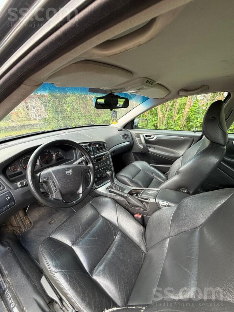 Grey Volvo V70 2005 in Limbazi, with an engine capacity of 2.40 L and mileage of 460 thousand km for 1000 €, photo 6 on AUTOMOTO.COM.LV