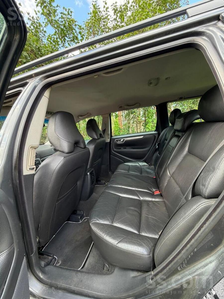 Grey Volvo V70 2005 in Limbazi, with an engine capacity of 2.40 L and mileage of 460 thousand km for 1000 €, photo 8 on AUTOMOTO.COM.LV