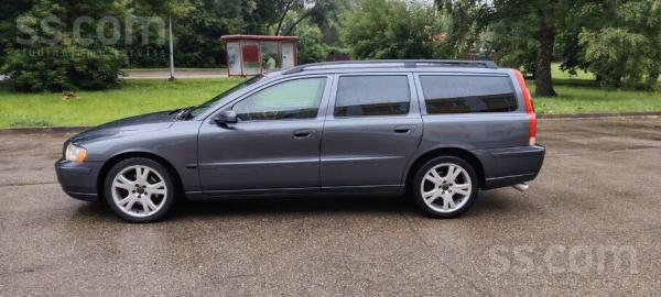 Pelēks Volvo V70 2005 Rēzekne, ar dzinēja tilpumu 2.40 L un nobraukumu 328 tūkst. km par 2850 €, foto 5 vietnē AUTOMOTO.COM.LV