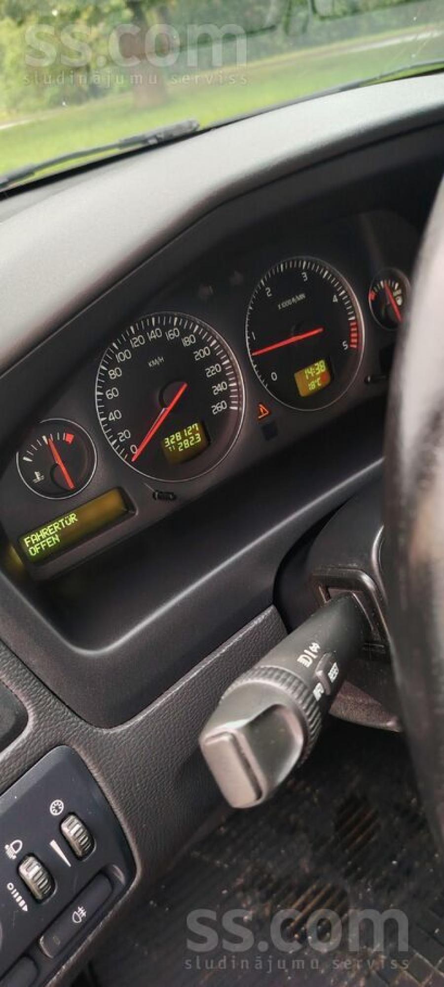 Серый Вольво В70 2005 в Резекне, объемом двигателя 2.40 л и пробегом 328 тыс. км за 2850 €, фото 14 на AUTOMOTO.COM.LV