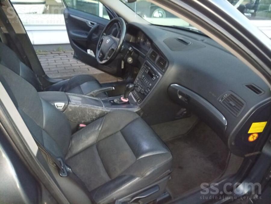 Pelēks Volvo V70 2005 Rīga, ar dzinēja tilpumu 2.40 L un nobraukumu 529 tūkst. km par 1200 €, foto 6 vietnē AUTOMOTO.COM.LV