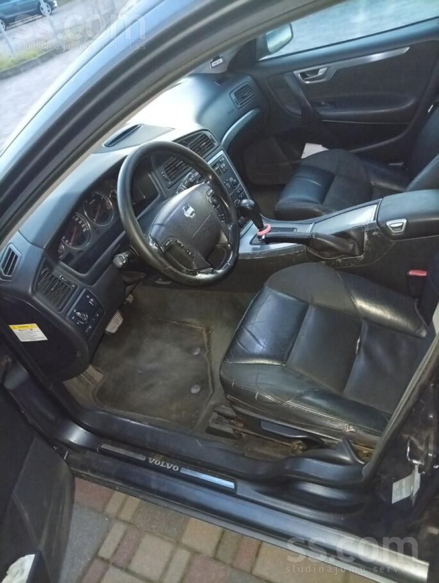 Pelēks Volvo V70 2005 Rīga, ar dzinēja tilpumu 2.40 L un nobraukumu 529 tūkst. km par 1200 €, foto 8 vietnē AUTOMOTO.COM.LV