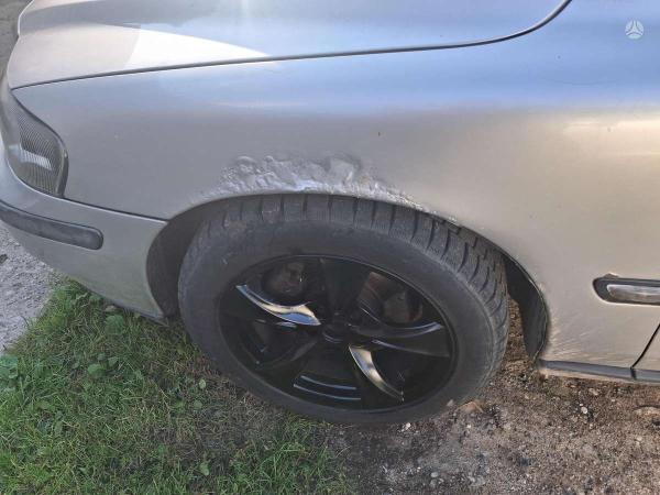 Grey Volvo V70 2005 in Kazlu Ruda, with an engine capacity of 2.40 L and mileage of 360 thousand km for 1700 €, photo 8 on AUTOMOTO.COM.LV