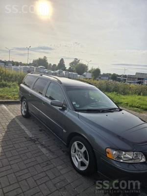 Grey Volvo V70 2005 in Riga, with an engine capacity of 2.40 L and mileage of 262 thousand km for 2799 €, photo 3 on AUTOMOTO.COM.LV