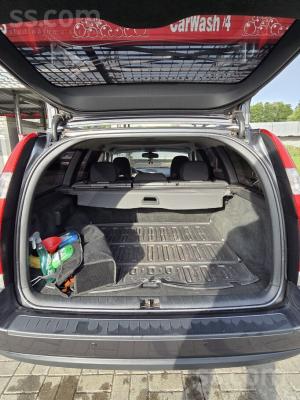 Grey Volvo V70 2005 in Riga, with an engine capacity of 2.40 L and mileage of 262 thousand km for 2799 €, photo 6 on AUTOMOTO.COM.LV