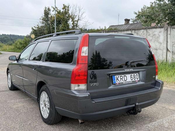 Grey Volvo V70 2005 in Vilnius, with an engine capacity of 2.40 L and mileage of 430 thousand km for 999 €, photo 8 on AUTOMOTO.COM.LV