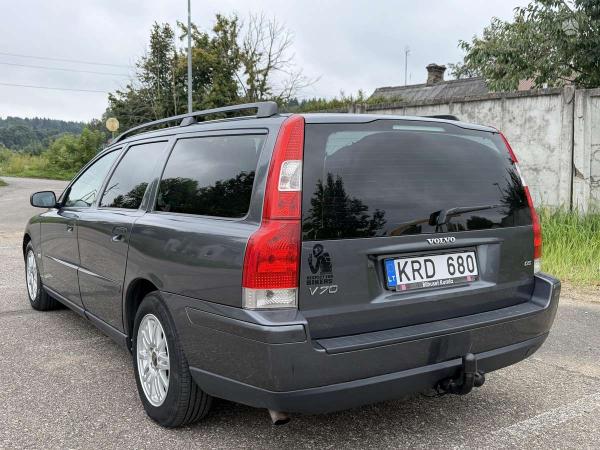 Pelēks Volvo V70 2005 Viļņa, ar dzinēja tilpumu 2.40 L un nobraukumu 430 tūkst. km par 1000 €, foto 8 vietnē AUTOMOTO.COM.LV