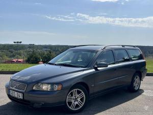 Grey Volvo V70 2005 in Ukmerge, with an engine capacity of 2.40 L and mileage of 345 thousand km for 1050 €, photo 5 on AUTOMOTO.COM.LV