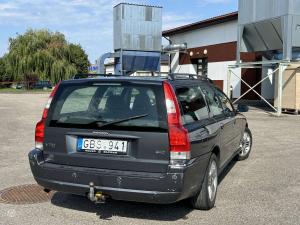 Grey Volvo V70 2005 in Ukmerge, with an engine capacity of 2.40 L and mileage of 345 thousand km for 1050 €, photo 6 on AUTOMOTO.COM.LV