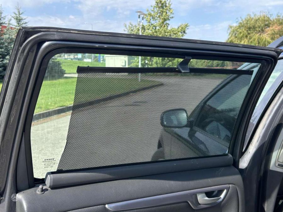 Grey Volvo V70 2005 in Ukmerge, with an engine capacity of 2.40 L and mileage of 345 thousand km for 1050 €, photo 13 on AUTOMOTO.COM.LV