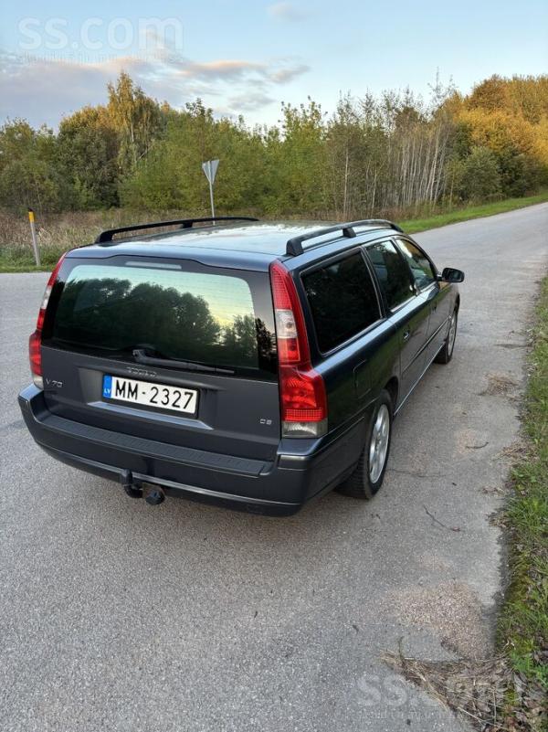 Pelēks Volvo V70 2005 Daugavpils, ar dzinēja tilpumu 2.40 L un nobraukumu 266 tūkst. km par 1850 €, foto 5 vietnē AUTOMOTO.COM.LV