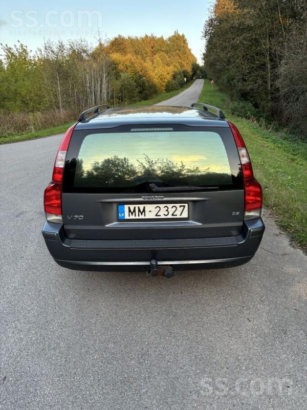 Pelēks Volvo V70 2005 Daugavpils, ar dzinēja tilpumu 2.40 L un nobraukumu 266 tūkst. km par 1850 €, foto 6 vietnē AUTOMOTO.COM.LV