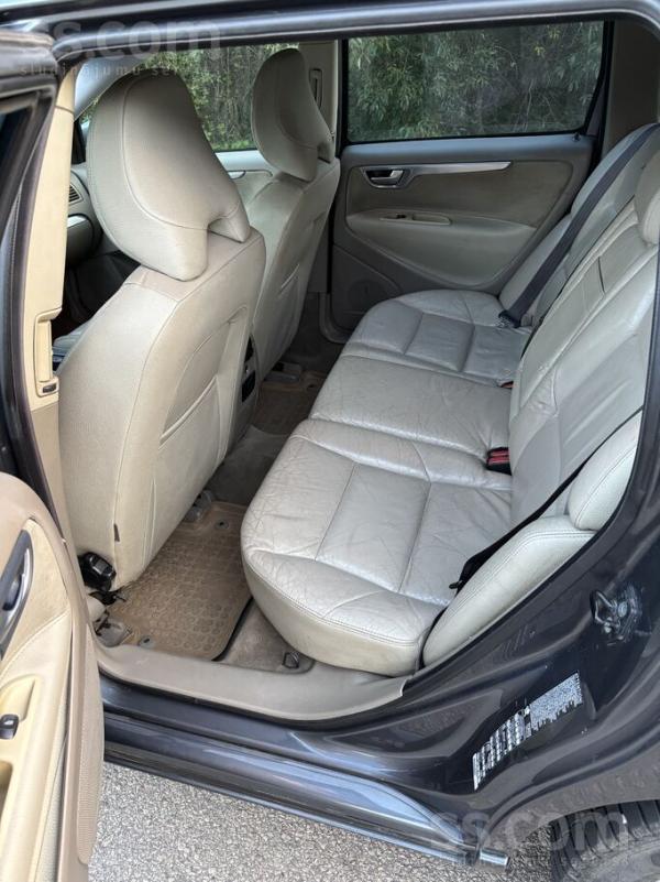 Pelēks Volvo V70 2005 Daugavpils, ar dzinēja tilpumu 2.40 L un nobraukumu 266 tūkst. km par 1850 €, foto 9 vietnē AUTOMOTO.COM.LV