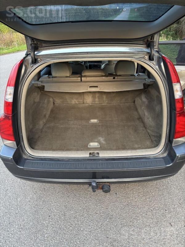 Pelēks Volvo V70 2005 Daugavpils, ar dzinēja tilpumu 2.40 L un nobraukumu 266 tūkst. km par 1850 €, foto 10 vietnē AUTOMOTO.COM.LV