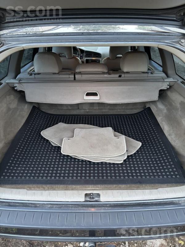Pelēks Volvo V70 2005 Daugavpils, ar dzinēja tilpumu 2.40 L un nobraukumu 266 tūkst. km par 1850 €, foto 11 vietnē AUTOMOTO.COM.LV