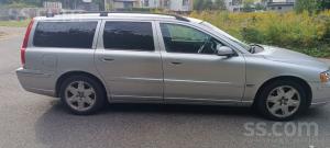 Grey Volvo V70 2005 in Riga, with an engine capacity of 2.40 L and mileage of 368 thousand km for 1400 €, photo 4 on AUTOMOTO.COM.LV
