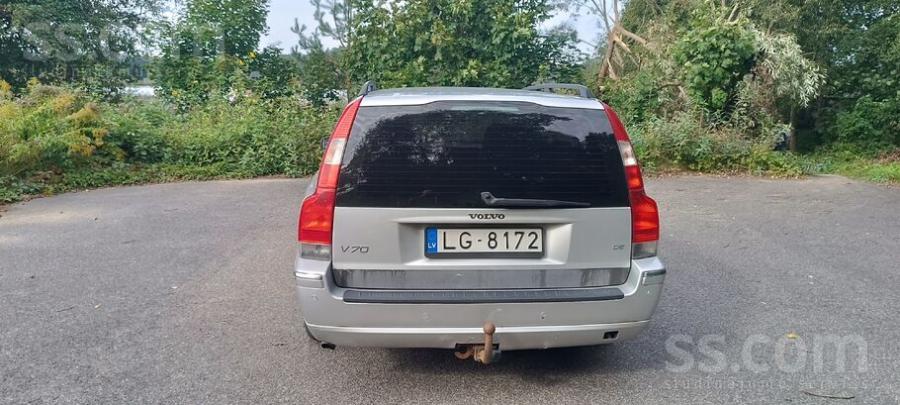 Grey Volvo V70 2005 in Riga, with an engine capacity of 2.40 L and mileage of 368 thousand km for 1400 €, photo 5 on AUTOMOTO.COM.LV