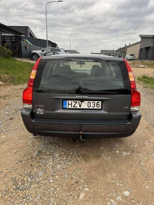 Pelēks Volvo V70 2005 Viļņa, ar dzinēja tilpumu 2.40 L un nobraukumu 417 tūkst. km par 1350 €, foto 1 vietnē AUTOMOTO.COM.LV