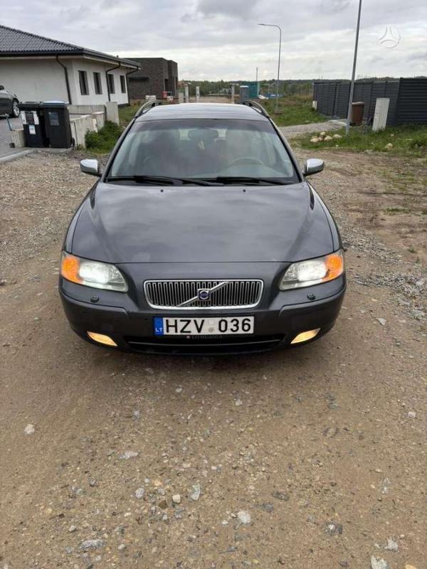 Pelēks Volvo V70 2005 Viļņa, ar dzinēja tilpumu 2.40 L un nobraukumu 417 tūkst. km par 1350 €, foto 3 vietnē AUTOMOTO.COM.LV