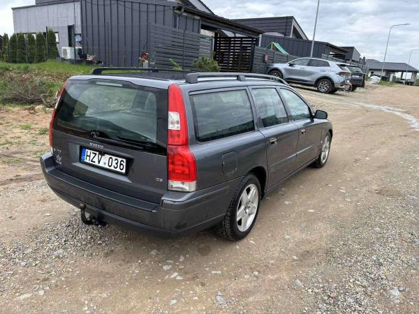Pelēks Volvo V70 2005 Viļņa, ar dzinēja tilpumu 2.40 L un nobraukumu 417 tūkst. km par 1350 €, foto 8 vietnē AUTOMOTO.COM.LV