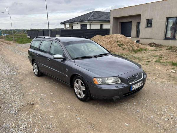 Pelēks Volvo V70 2005 Viļņa, ar dzinēja tilpumu 2.40 L un nobraukumu 417 tūkst. km par 1350 €, foto 9 vietnē AUTOMOTO.COM.LV