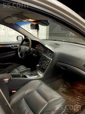 Pelēks Volvo V70 2005 Ogre, ar dzinēja tilpumu 2.40 L un nobraukumu 283 tūkst. km par 1350 €, foto 6 vietnē AUTOMOTO.COM.LV